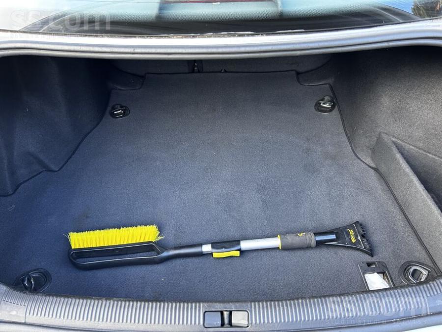 Pelēks Audi A4 1999 Ventspils, ar dzinēja tilpumu 1.80 L un nobraukumu 357 tūkst. km par 1690 €, foto 9 vietnē AUTOMOTO.COM.LV