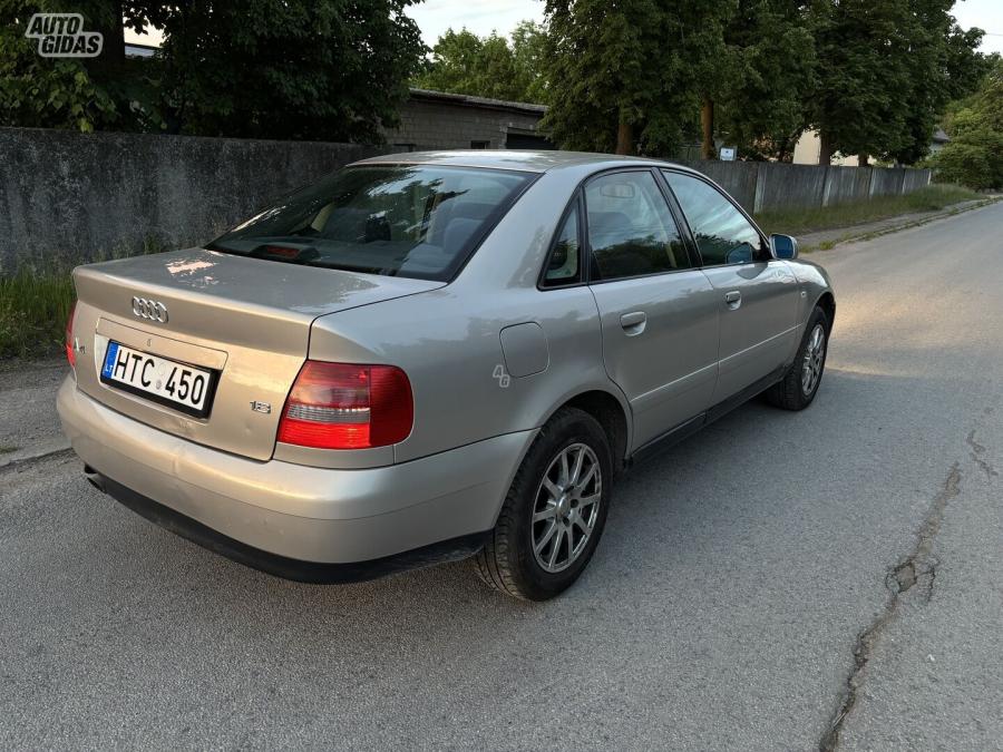 Pelēks Audi A4 1999 Joniškis, ar dzinēja tilpumu 1.80 L un nobraukumu 256 tūkst. km par 900 €, foto 5 vietnē AUTOMOTO.COM.LV