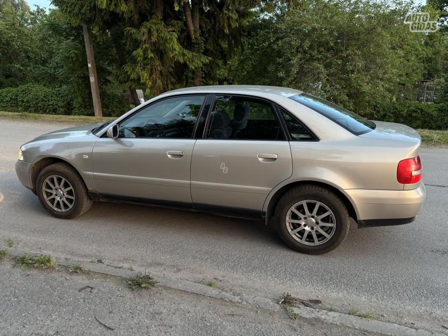 Pelēks Audi A4 1999 Joniškis, ar dzinēja tilpumu 1.80 L un nobraukumu 256 tūkst. km par 900 €, foto 8 vietnē AUTOMOTO.COM.LV