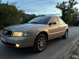 Pelēks Audi A4 1999 Joniškis, ar dzinēja tilpumu 1.80 L un nobraukumu 256 tūkst. km par 900 €, foto 9 vietnē AUTOMOTO.COM.LV