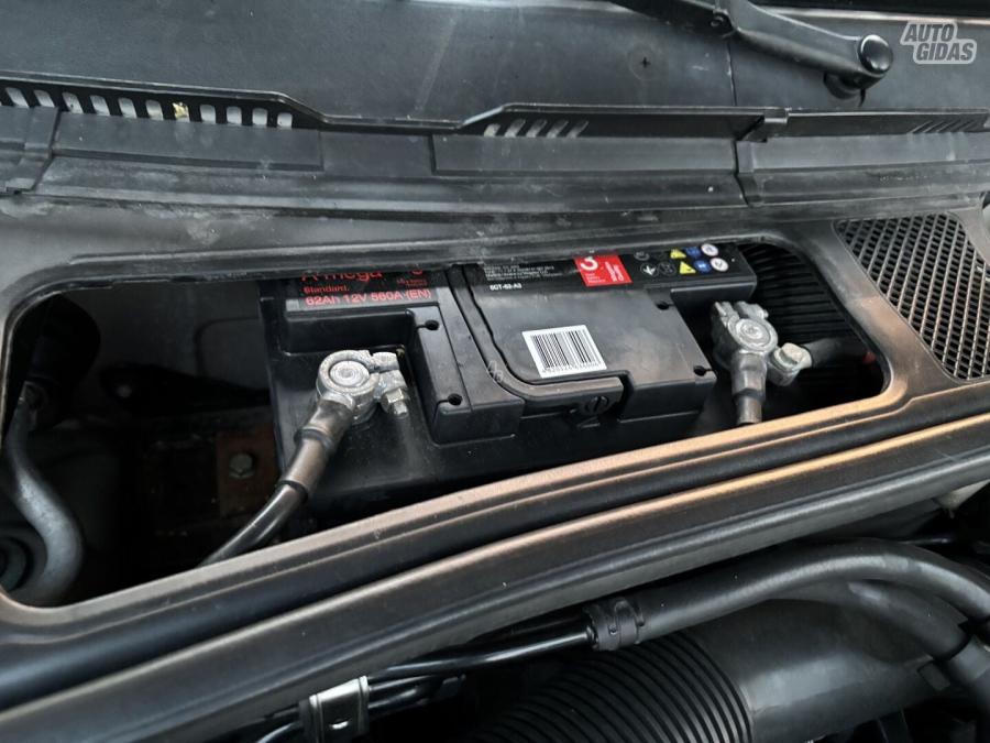Pelēks Audi A4 1999 Joniškis, ar dzinēja tilpumu 1.80 L un nobraukumu 256 tūkst. km par 900 €, foto 12 vietnē AUTOMOTO.COM.LV