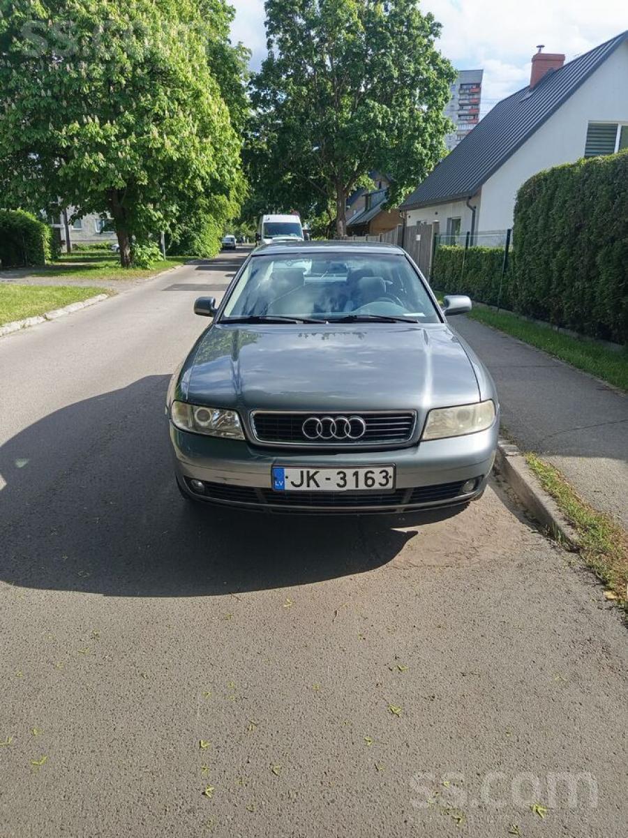 Pelēks Audi A4 1999 Rīga, ar dzinēja tilpumu 1.60 L un nobraukumu 242 tūkst. km par 850 €, foto 4 vietnē AUTOMOTO.COM.LV