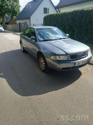 Pelēks Audi A4 1999 Rīga, ar dzinēja tilpumu 1.60 L un nobraukumu 242 tūkst. km par 850 €, foto 5 vietnē AUTOMOTO.COM.LV