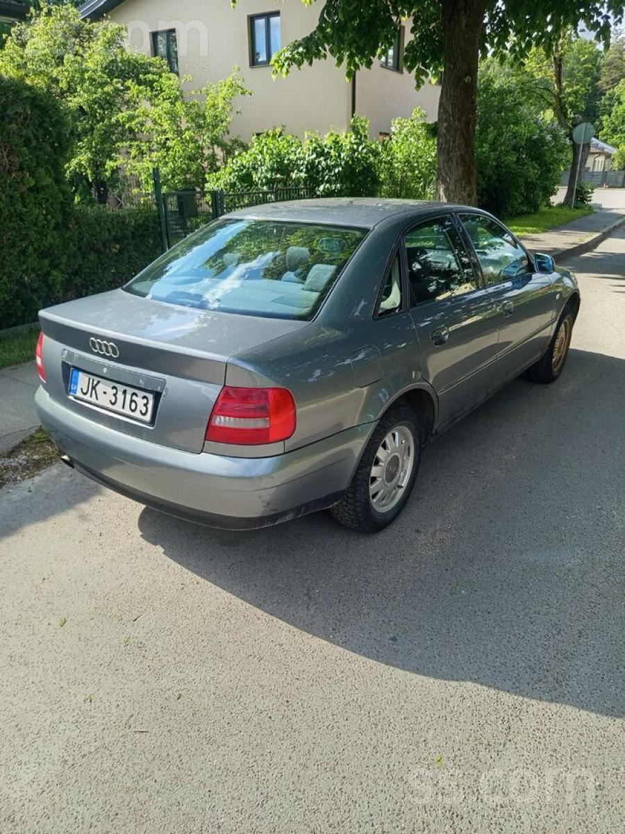 Pelēks Audi A4 1999 Rīga, ar dzinēja tilpumu 1.60 L un nobraukumu 242 tūkst. km par 850 €, foto 6 vietnē AUTOMOTO.COM.LV