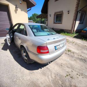 Pelēks Audi A4 1999 Kauņa, ar dzinēja tilpumu 1.90 L un nobraukumu 280 tūkst. km par 500 €, foto 4 vietnē AUTOMOTO.COM.LV