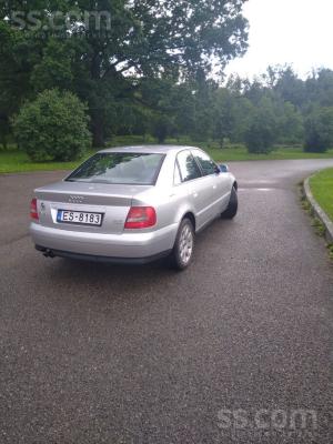 Pelēks Audi A4 1999 Saldus, ar dzinēja tilpumu 2.40 L un nobraukumu 147 tūkst. km par 3500 €, foto 9 vietnē AUTOMOTO.COM.LV