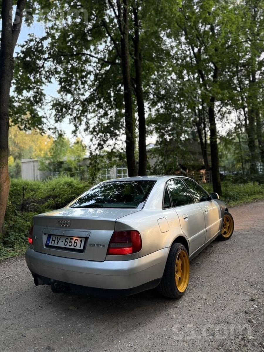 Pelēks Audi A4 1999 Jēkabpils, ar dzinēja tilpumu 1.90 L un nobraukumu 554 tūkst. km par 1800 €, foto 4 vietnē AUTOMOTO.COM.LV