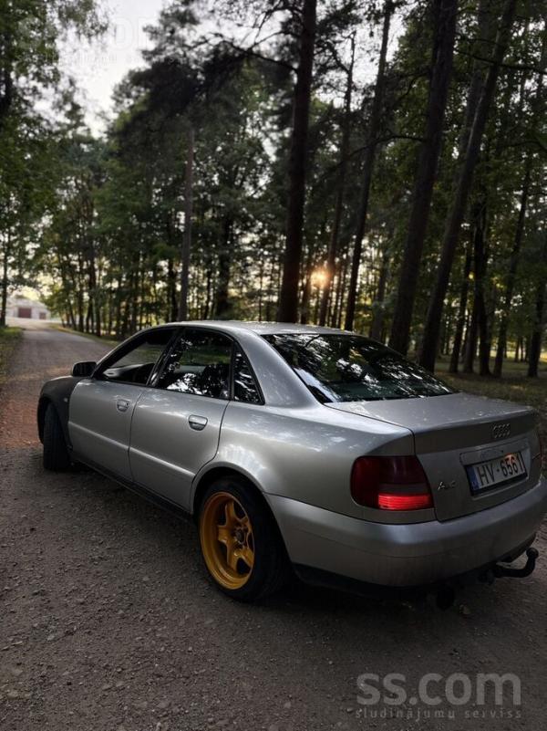Pelēks Audi A4 1999 Jēkabpils, ar dzinēja tilpumu 1.90 L un nobraukumu 554 tūkst. km par 1800 €, foto 10 vietnē AUTOMOTO.COM.LV