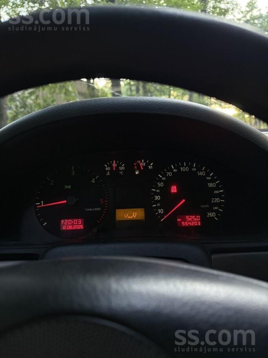 Pelēks Audi A4 1999 Jēkabpils, ar dzinēja tilpumu 1.90 L un nobraukumu 554 tūkst. km par 1800 €, foto 13 vietnē AUTOMOTO.COM.LV