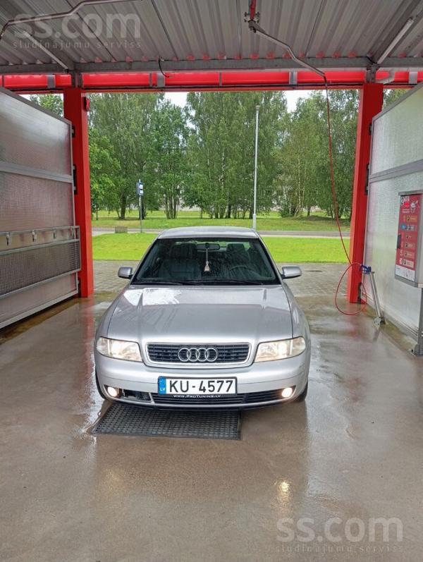 Pelēks Audi A4 2000 Jēkabpils, ar dzinēja tilpumu 1.80 L un nobraukumu 190 tūkst. km par 1700 €, foto 1 vietnē AUTOMOTO.COM.LV