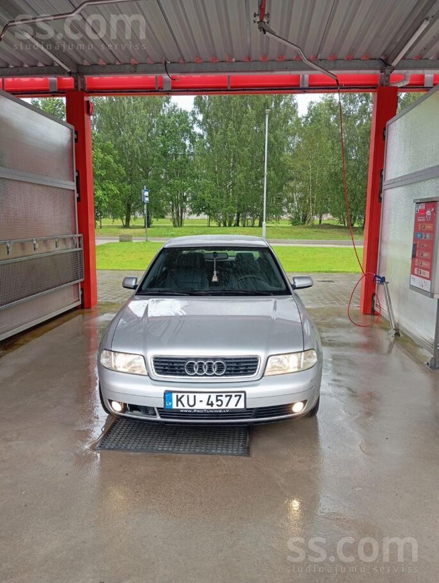 Pelēks Audi A4 2000 Jēkabpils, ar dzinēja tilpumu 1.80 L un nobraukumu 190 tūkst. km par 1700 €, foto 1 vietnē AUTOMOTO.COM.LV