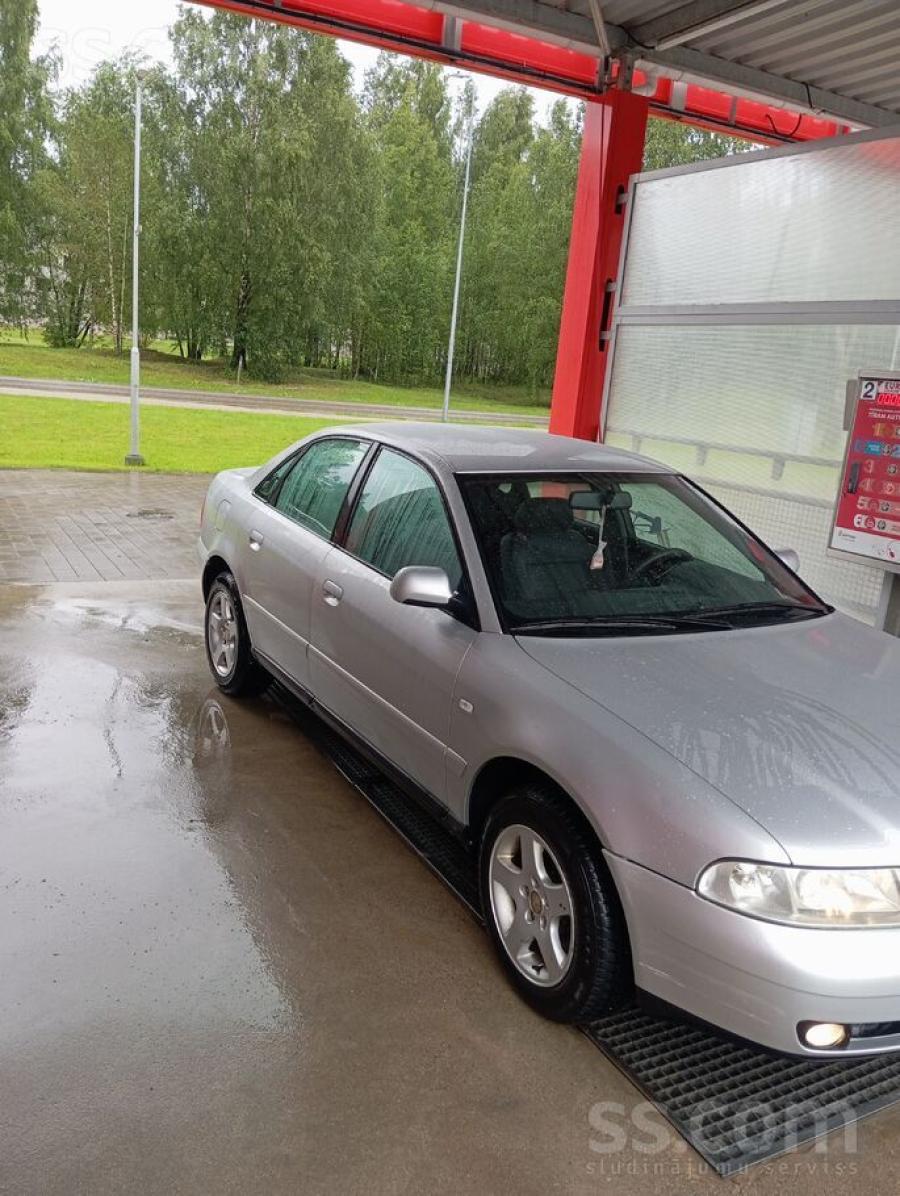 Pelēks Audi A4 2000 Jēkabpils, ar dzinēja tilpumu 1.80 L un nobraukumu 190 tūkst. km par 1700 €, foto 3 vietnē AUTOMOTO.COM.LV