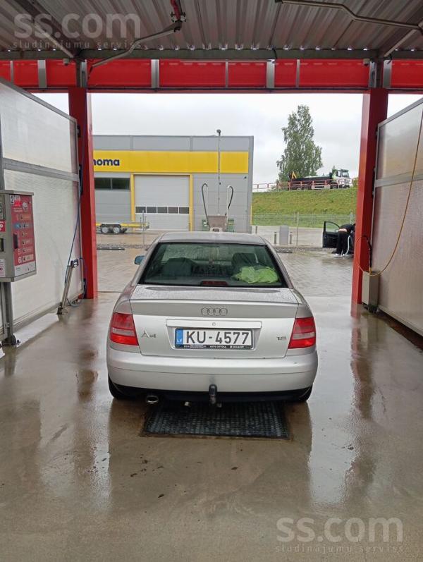 Pelēks Audi A4 2000 Jēkabpils, ar dzinēja tilpumu 1.80 L un nobraukumu 190 tūkst. km par 1700 €, foto 4 vietnē AUTOMOTO.COM.LV
