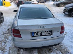 Pelēks Audi A4 2000 Viļņa, ar dzinēja tilpumu 1.78 L un nobraukumu 240 tūkst. km par 1400 €, foto 3 vietnē AUTOMOTO.COM.LV
