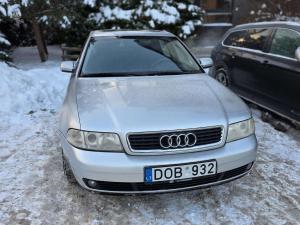 Pelēks Audi A4 2000 Viļņa, ar dzinēja tilpumu 1.78 L un nobraukumu 240 tūkst. km par 1400 €, foto 6 vietnē AUTOMOTO.COM.LV