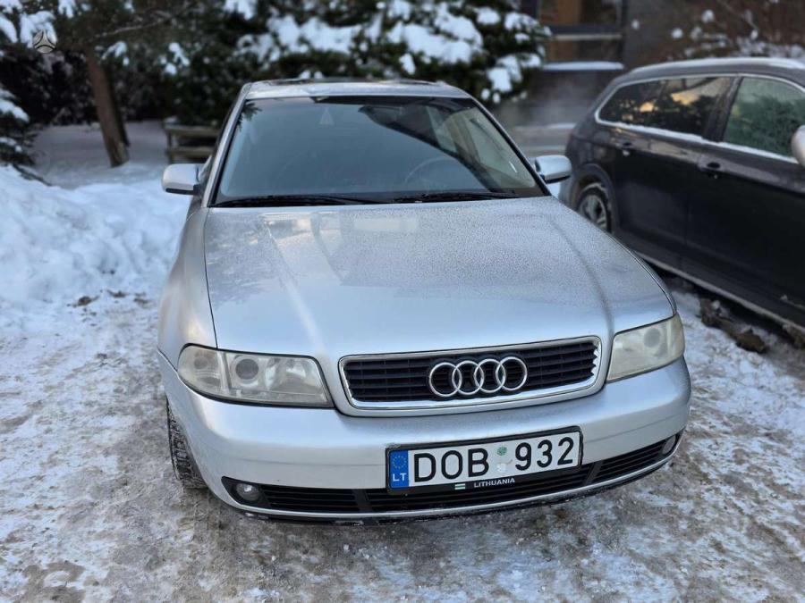 Pelēks Audi A4 2000 Viļņa, ar dzinēja tilpumu 1.78 L un nobraukumu 240 tūkst. km par 1400 €, foto 6 vietnē AUTOMOTO.COM.LV
