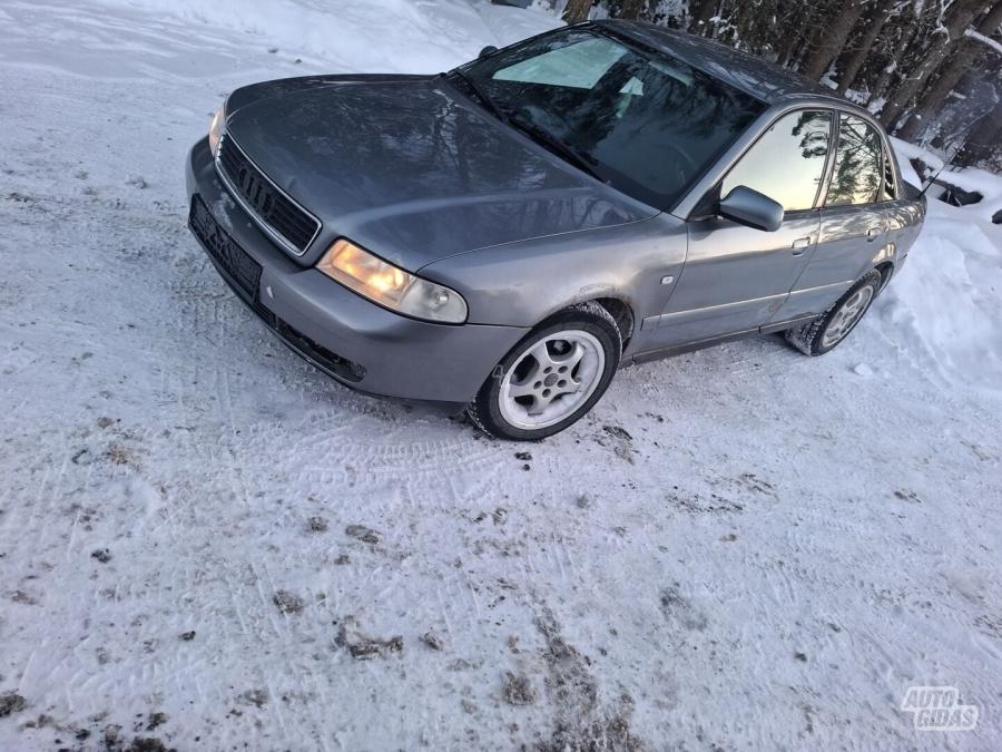 Pelēks Audi A4 2000 Viļņa, ar dzinēja tilpumu 1.90 L un nobraukumu 416 tūkst. km par 650 €, foto 1 vietnē AUTOMOTO.COM.LV