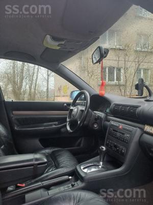 Grey Audi A4 2000 in Riga, with an engine capacity of 1.80 L and mileage of 278 thousand km for 550 €, photo 3 on AUTOMOTO.COM.LV