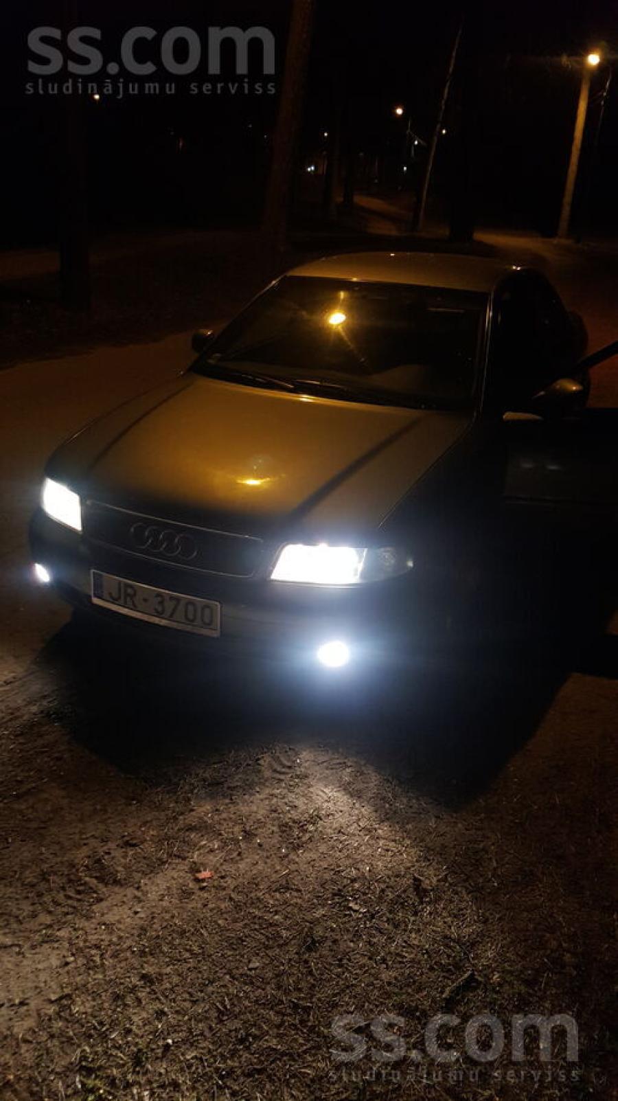 Grey Audi A4 2000 in Riga, with an engine capacity of 1.80 L and mileage of 278 thousand km for 550 €, photo 4 on AUTOMOTO.COM.LV
