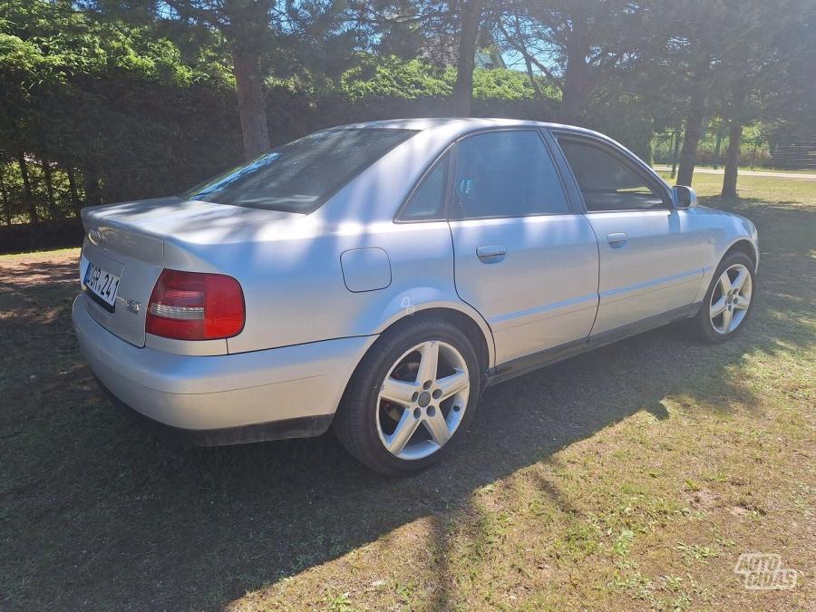 Pelēks Audi A4 2000 Zarasai, ar dzinēja tilpumu 1.80 L un nobraukumu 277 tūkst. km par 3650 €, foto 5 vietnē AUTOMOTO.COM.LV