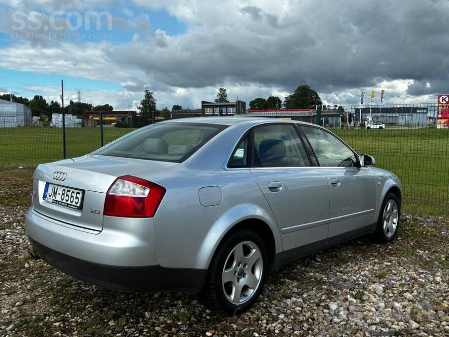 Pelēks Audi A4 2000 Saldus, ar dzinēja tilpumu 2.00 L un nobraukumu 200 tūkst. km par 1600 €, foto 3 vietnē AUTOMOTO.COM.LV