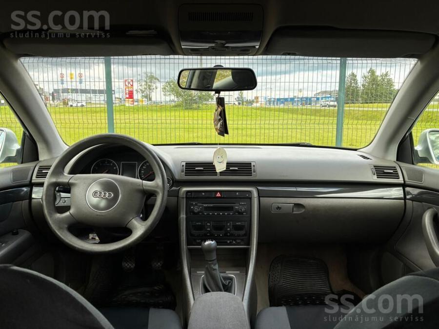 Pelēks Audi A4 2000 Saldus, ar dzinēja tilpumu 2.00 L un nobraukumu 200 tūkst. km par 1600 €, foto 9 vietnē AUTOMOTO.COM.LV