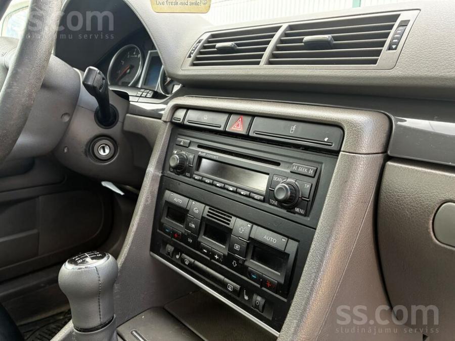 Pelēks Audi A4 2000 Saldus, ar dzinēja tilpumu 2.00 L un nobraukumu 200 tūkst. km par 1600 €, foto 10 vietnē AUTOMOTO.COM.LV