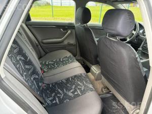 Pelēks Audi A4 2000 Saldus, ar dzinēja tilpumu 2.00 L un nobraukumu 200 tūkst. km par 1600 €, foto 12 vietnē AUTOMOTO.COM.LV