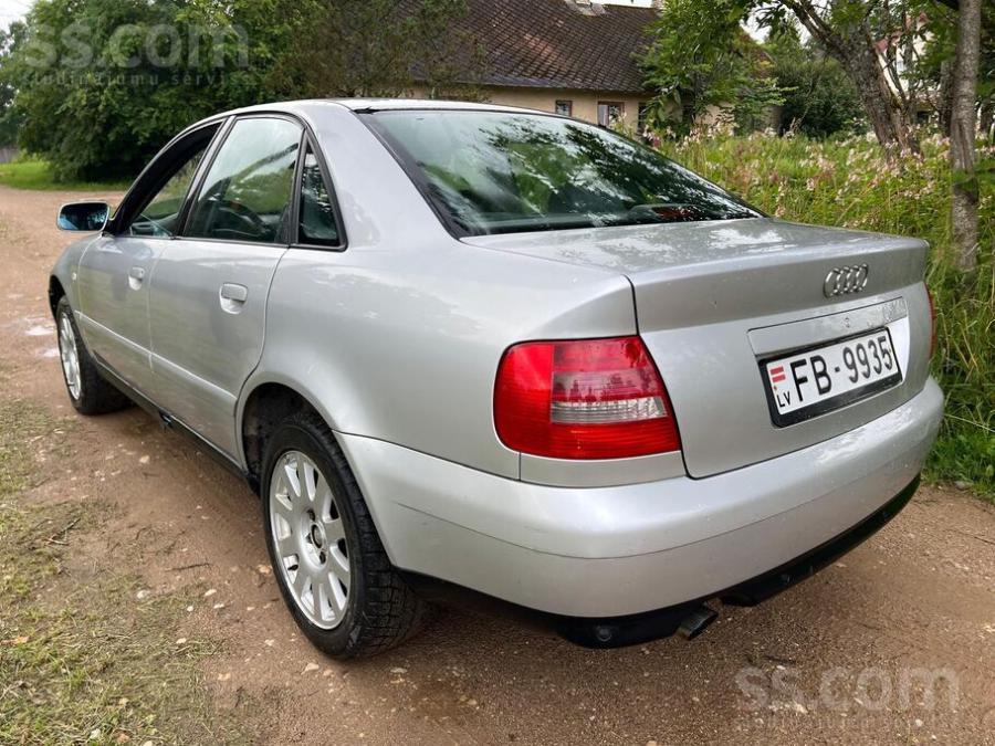 Grey Audi A4 2000 in Cesis, with an engine capacity of 1.80 L and mileage of 324 thousand km for 450 €, photo 4 on AUTOMOTO.COM.LV