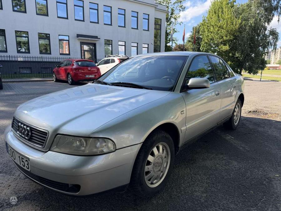 Pelēks Audi A4 2000 Kauņa, ar dzinēja tilpumu 1.90 L un nobraukumu 280 tūkst. km par 1350 €, foto 1 vietnē AUTOMOTO.COM.LV
