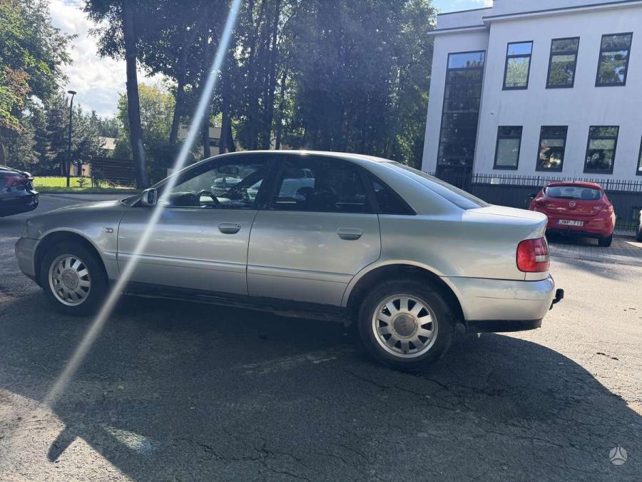 Pelēks Audi A4 2000 Kauņa, ar dzinēja tilpumu 1.90 L un nobraukumu 280 tūkst. km par 1350 €, foto 10 vietnē AUTOMOTO.COM.LV