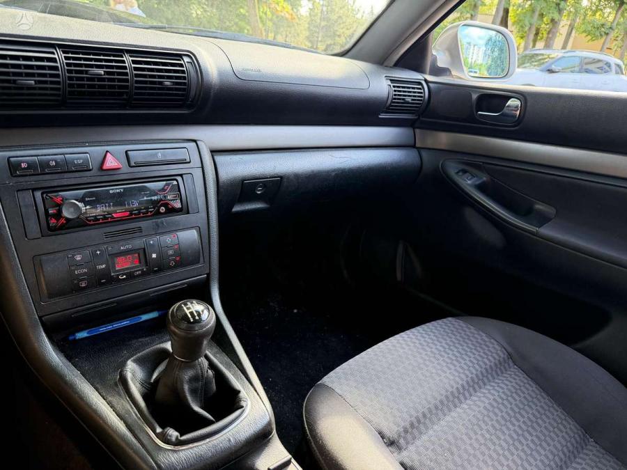 Pelēks Audi A4 2000 Kauņa, ar dzinēja tilpumu 1.90 L un nobraukumu 280 tūkst. km par 1350 €, foto 17 vietnē AUTOMOTO.COM.LV