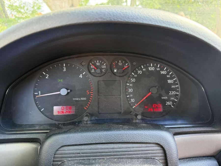 Pelēks Audi A4 2000 Kauņa, ar dzinēja tilpumu 1.90 L un nobraukumu 280 tūkst. km par 1350 €, foto 18 vietnē AUTOMOTO.COM.LV