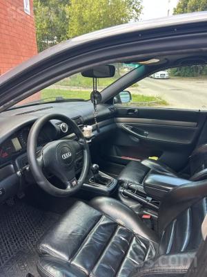 Pelēks Audi A4 2000 Daugavpils, ar dzinēja tilpumu 1.90 L un nobraukumu 422 tūkst. km par 1300 €, foto 3 vietnē AUTOMOTO.COM.LV