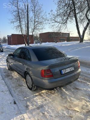 Pelēks Audi A4 2000 Daugavpils, ar dzinēja tilpumu 1.90 L un nobraukumu 422 tūkst. km par 1300 €, foto 6 vietnē AUTOMOTO.COM.LV