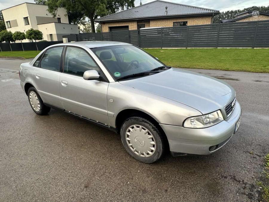 Grey Audi A4 2000 in Kaunas, with an engine capacity of 1.60 L and mileage of 300 thousand km for 1200 €, photo 3 on AUTOMOTO.COM.LV