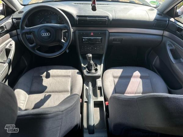 Grey Audi A4 2000 in Druskininkai, with an engine capacity of 1.60 L and mileage of 256 thousand km for 1050 €, photo 5 on AUTOMOTO.COM.LV