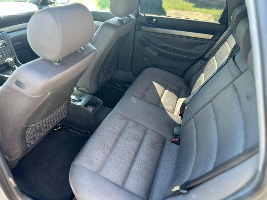 Grey Audi A4 2000 in Druskininkai, with an engine capacity of 1.60 L and mileage of 256 thousand km for 1050 €, photo 9 on AUTOMOTO.COM.LV