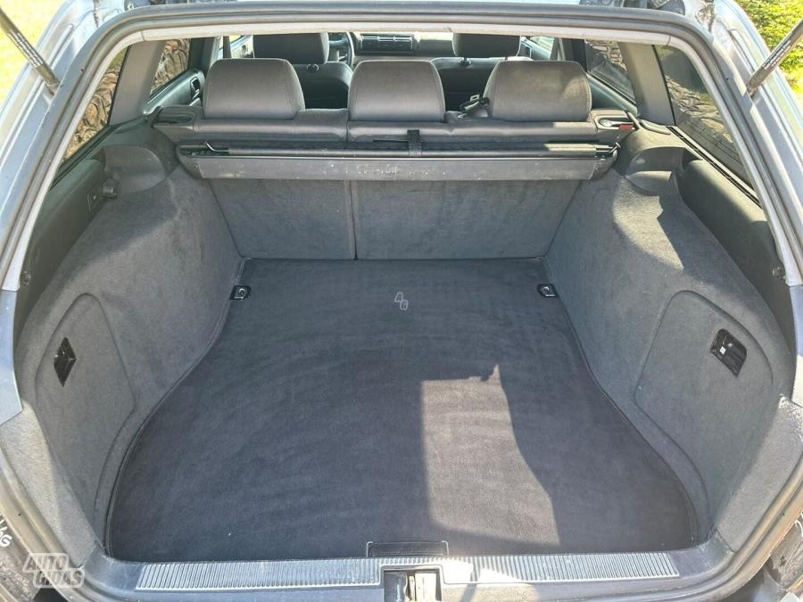 Grey Audi A4 2000 in Druskininkai, with an engine capacity of 1.60 L and mileage of 256 thousand km for 1050 €, photo 10 on AUTOMOTO.COM.LV