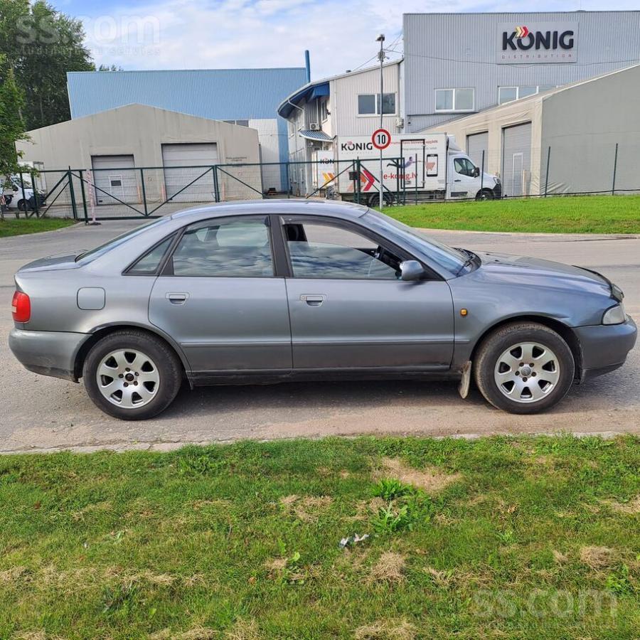 Pelēks Audi A4 2000 Rīga, ar dzinēja tilpumu 1.90 L un nobraukumu 400 tūkst. km par 1200 €, foto 4 vietnē AUTOMOTO.COM.LV