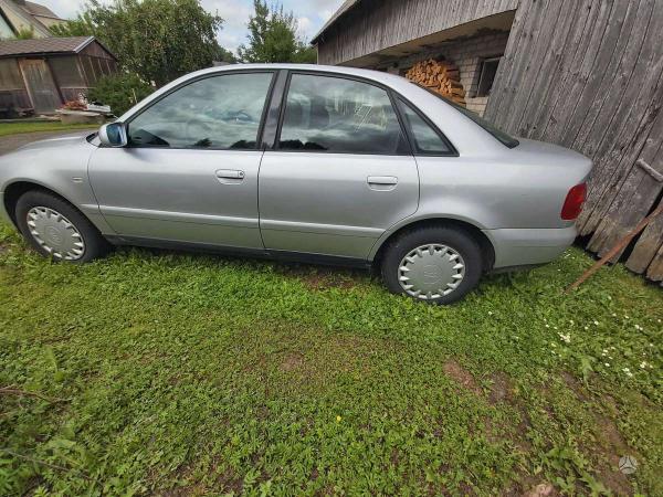 Pelēks Audi A4 2000 Marijampole, ar dzinēja tilpumu 1.60 L un nobraukumu 236 tūkst. km par 1100 €, foto 6 vietnē AUTOMOTO.COM.LV