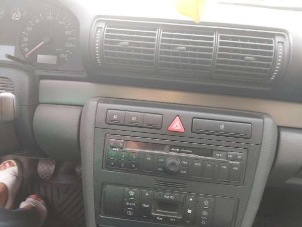 Pelēks Audi A4 2000 Marijampole, ar dzinēja tilpumu 1.60 L un nobraukumu 236 tūkst. km par 1100 €, foto 7 vietnē AUTOMOTO.COM.LV