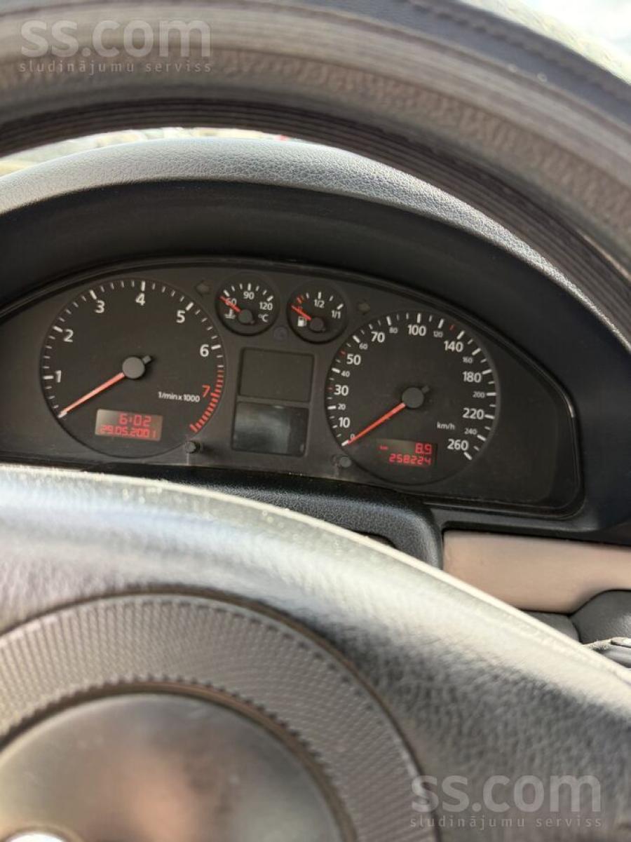 Grey Audi A4 2000 in Daugavpils, with an engine capacity of 1.60 L and mileage of 258 thousand km for 1200 €, photo 7 on AUTOMOTO.COM.LV