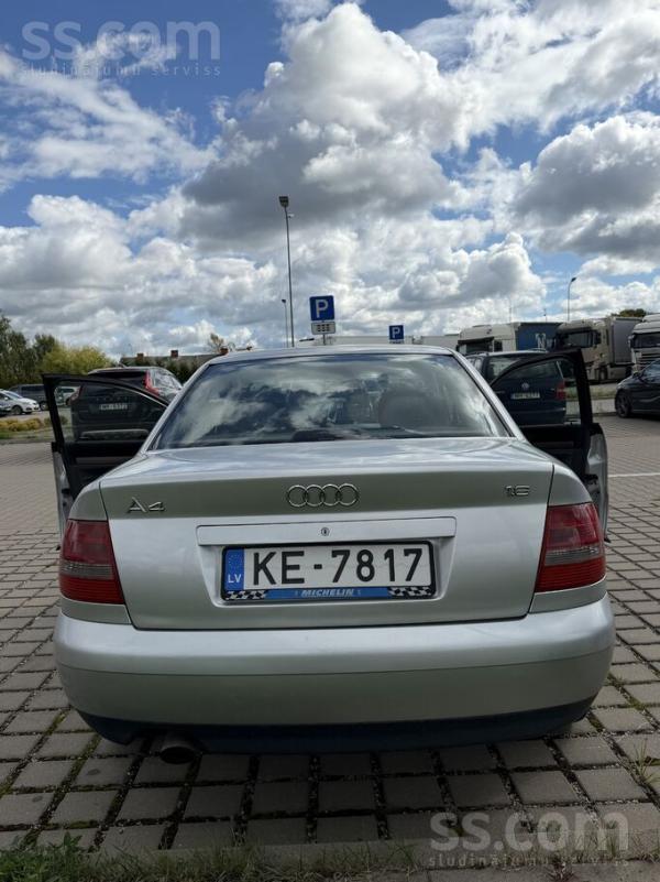 Audi A4 2000 in Daugavpils on AUTOMOTO.COM.LV Grey Audi A4 2000 in Daugavpils, with an engine capacity of 1.60 L and mileage of 258 thousand km for 1200 €, photo 9 on AUTOMOTO.COM.LV