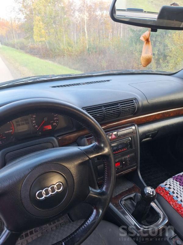 Pelēks Audi A4 2000 Balvi, ar dzinēja tilpumu 1.80 L un nobraukumu 333 tūkst. km par 600 €, foto 4 vietnē AUTOMOTO.COM.LV