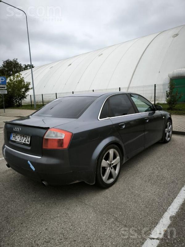 Pelēks Audi A4 2001 Ogre, ar dzinēja tilpumu 1.80 L un nobraukumu 360 tūkst. km par 1400 €, foto 2 vietnē AUTOMOTO.COM.LV