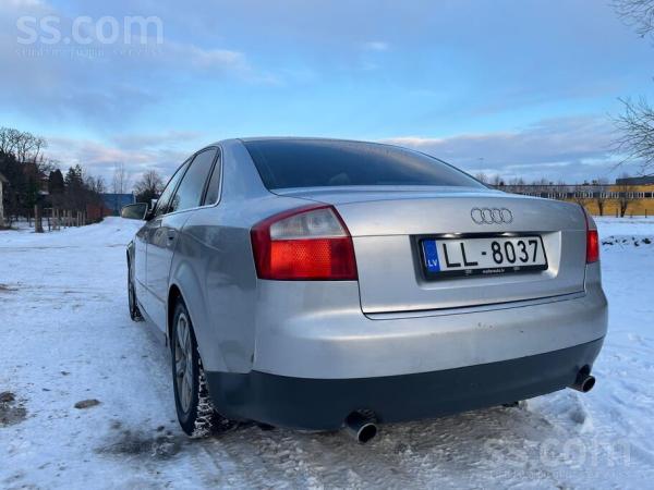Pelēks Audi A4 2001 Ogre, ar dzinēja tilpumu 1.80 L un nobraukumu 395 tūkst. km par 2160 €, foto 10 vietnē AUTOMOTO.COM.LV