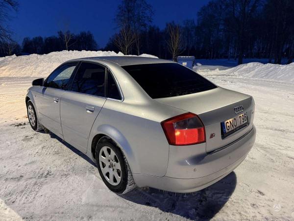 Pelēks Audi A4 2001 Šauļi, ar dzinēja tilpumu 1.90 L un nobraukumu 327 tūkst. km par 1550 €, foto 7 vietnē AUTOMOTO.COM.LV