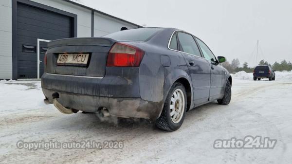 Pelēks Audi A4 2001 Kuresāre, ar dzinēja tilpumu 1.80 L un nobraukumu 229 tūkst. km par 3600 €, foto 4 vietnē AUTOMOTO.COM.LV