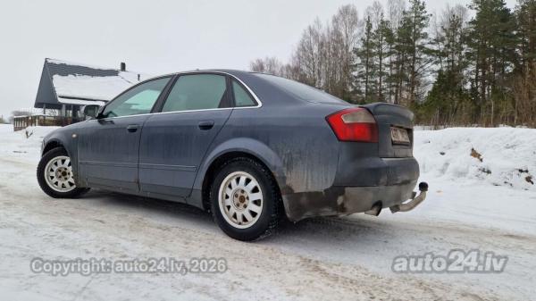 Pelēks Audi A4 2001 Kuresāre, ar dzinēja tilpumu 1.80 L un nobraukumu 229 tūkst. km par 3600 €, foto 5 vietnē AUTOMOTO.COM.LV